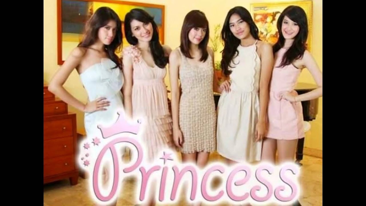 Princess Jaherah off Saudi Arabia - YouTube