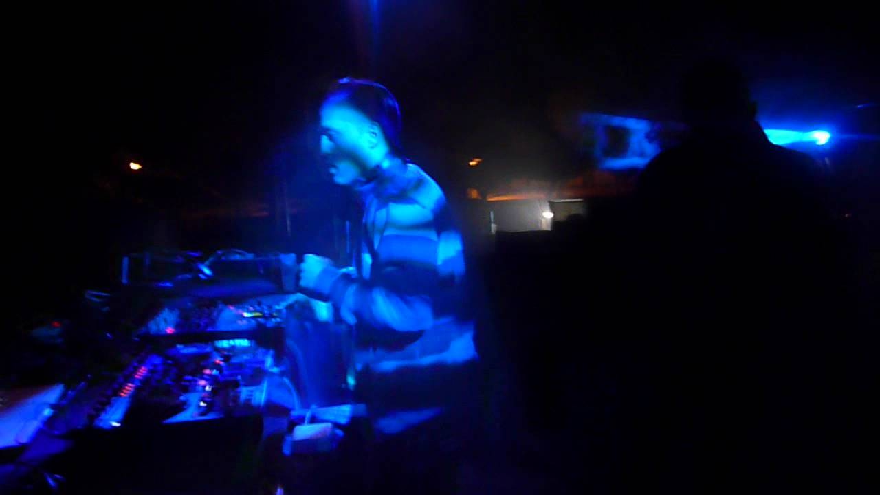 Dj Henna @ Takeover 18/5/2012 - YouTube