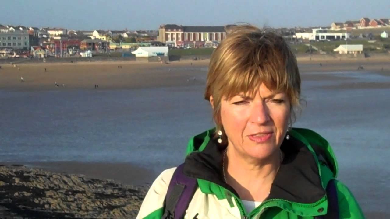 Wales Coast Path - Penarth to Barry Island with Jane Rinard - YouTube
