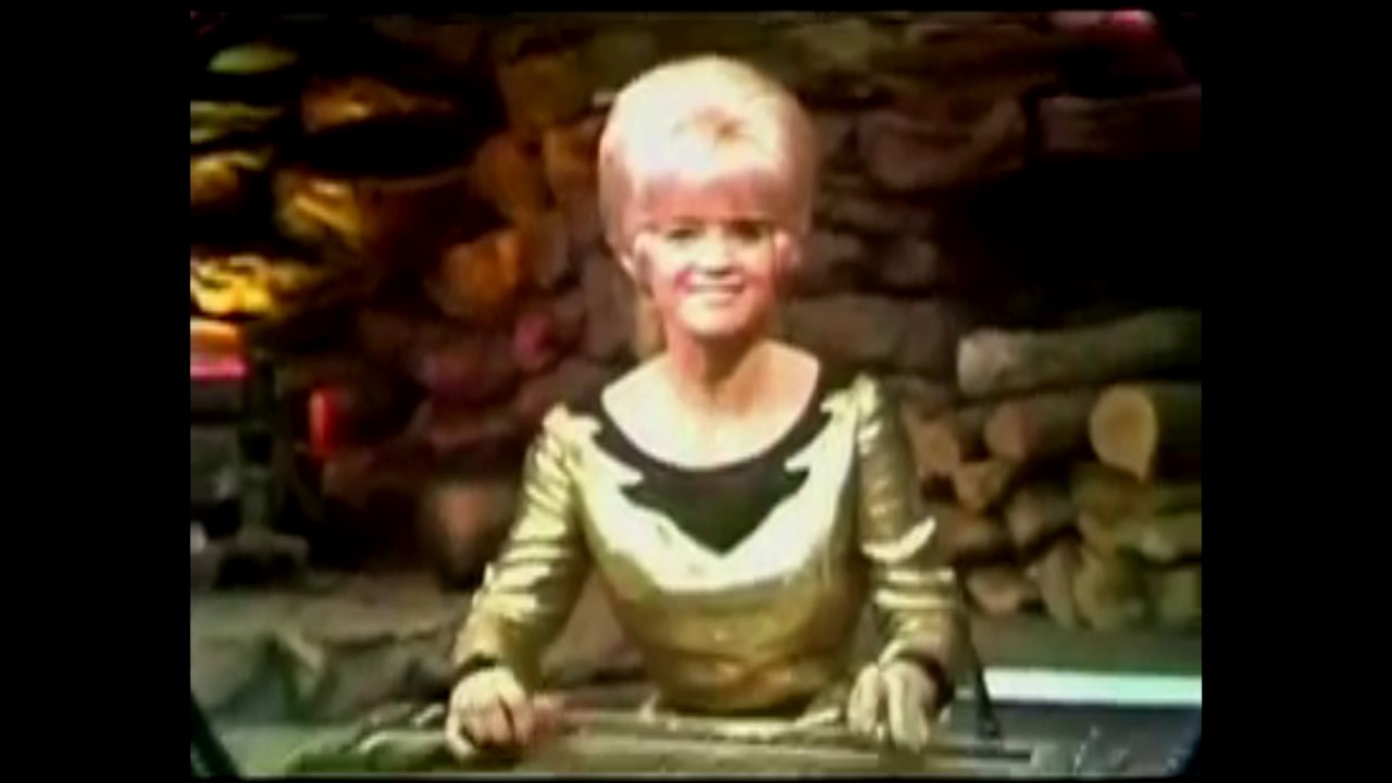 Barbara Mandrell and Mosrite Steel - YouTube