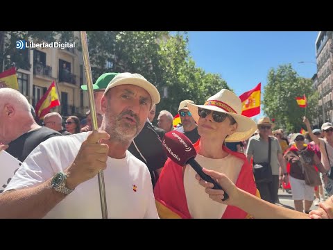Miles de personas se manifiestan contra Sánchez en Madrid: \