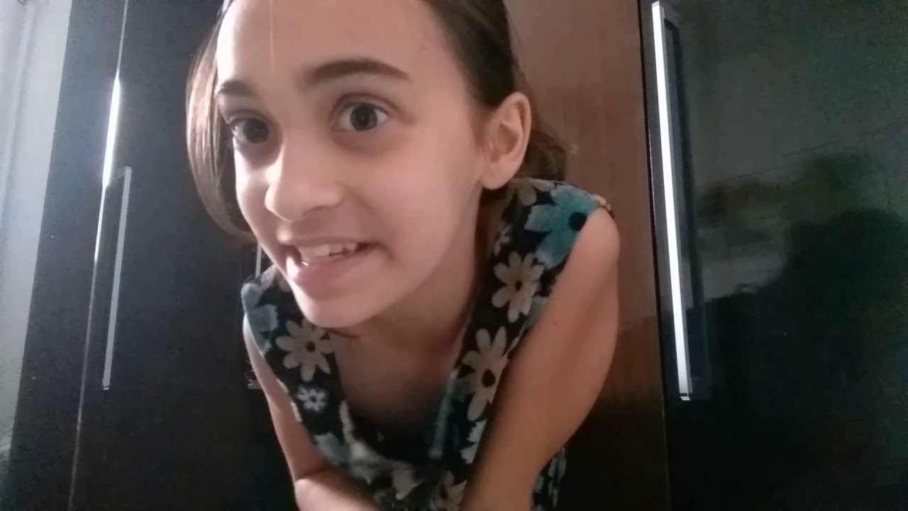 Experimentando Roupas Da Minha Irmã Mais Velha Youtube
