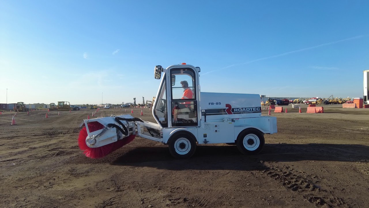 2014 ROADTEC FB-85 BROOM Z15 19 166 - YouTube