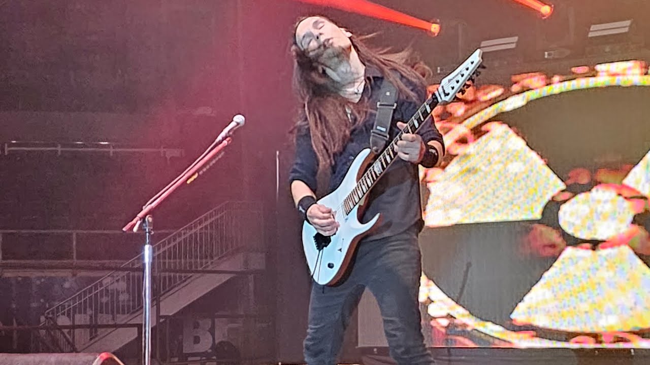 Teemu Mäntysaari Absolutely nailing Megadeth Solos live! #megadeth # ...
