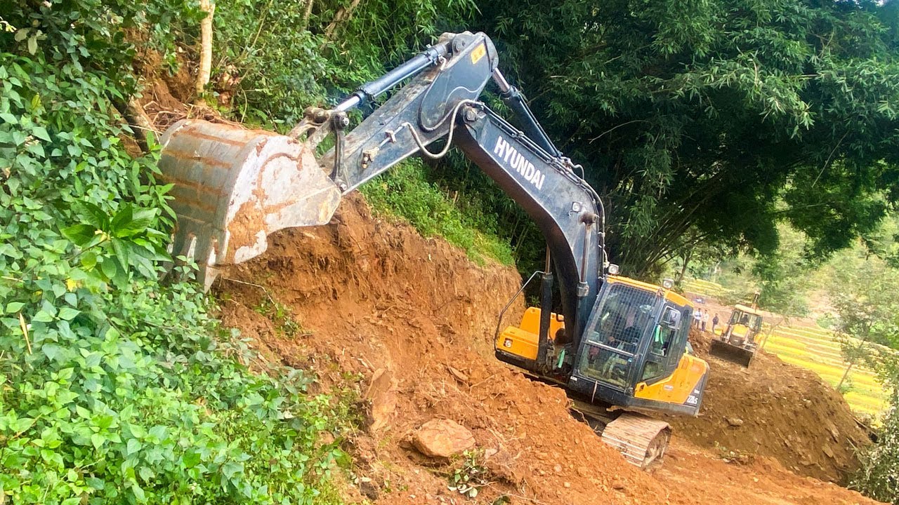 DEATH-DEFYING! Building the World's RISKIEST Mountain Road with an ...