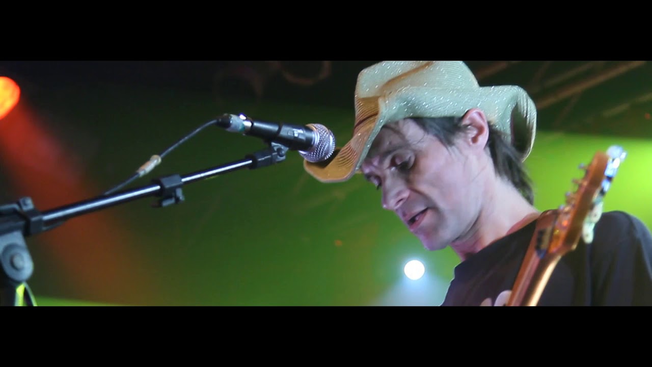 Charles Master - Desse jeito - YouTube Music