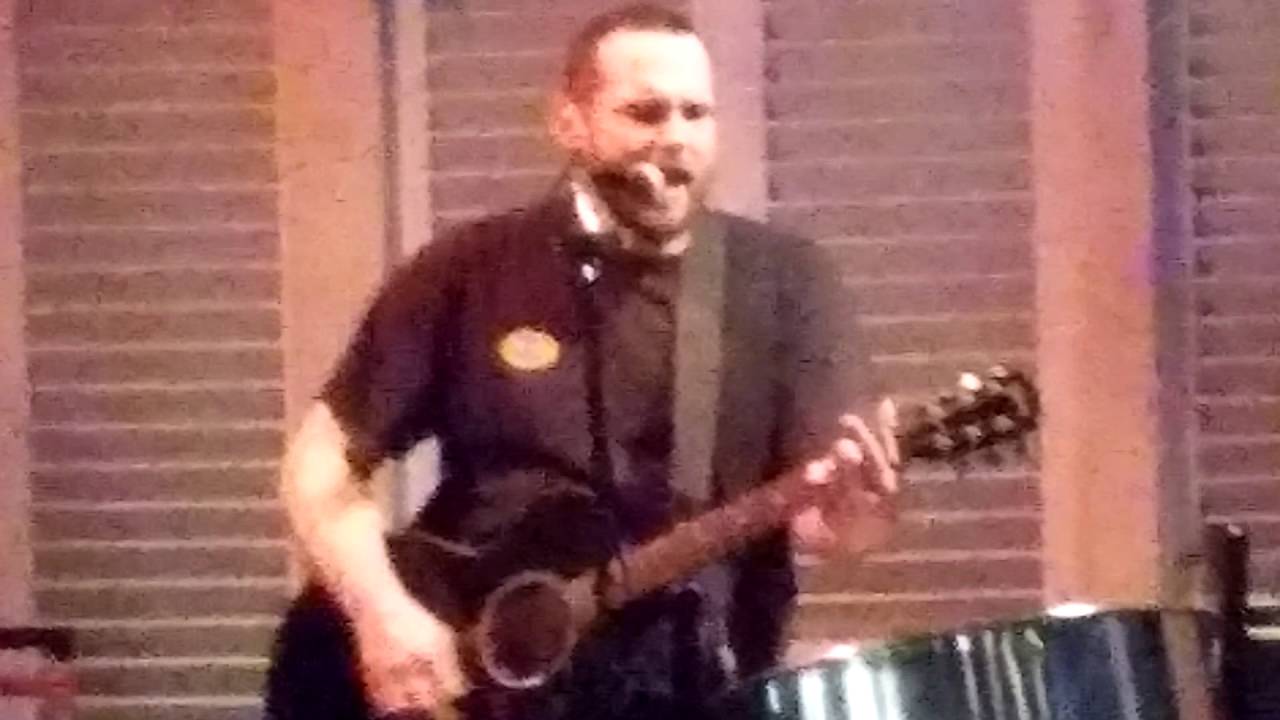 Bahama Breeze Kevin Tibbs - YouTube