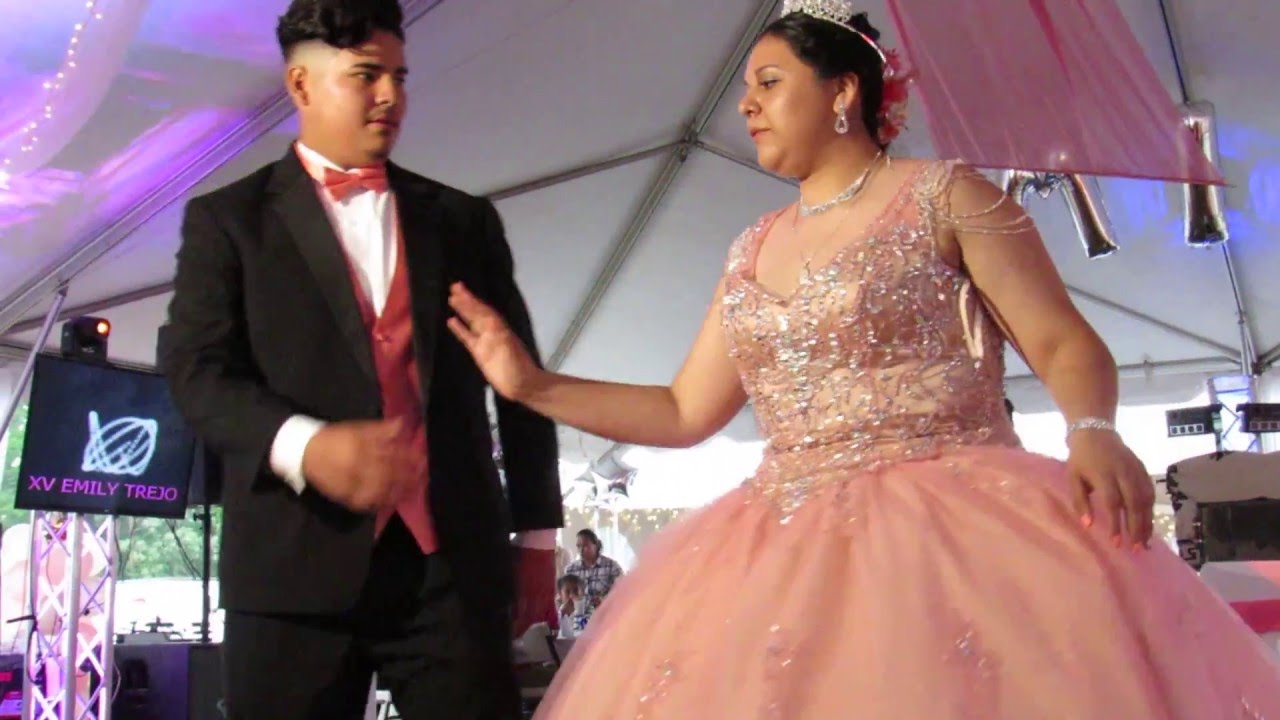 Emily Trejo 2016 Vals con los Chambelanes - YouTube