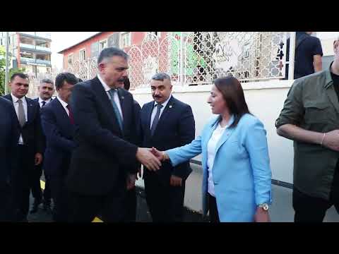 Bakan Çiftçi Hakkari'de