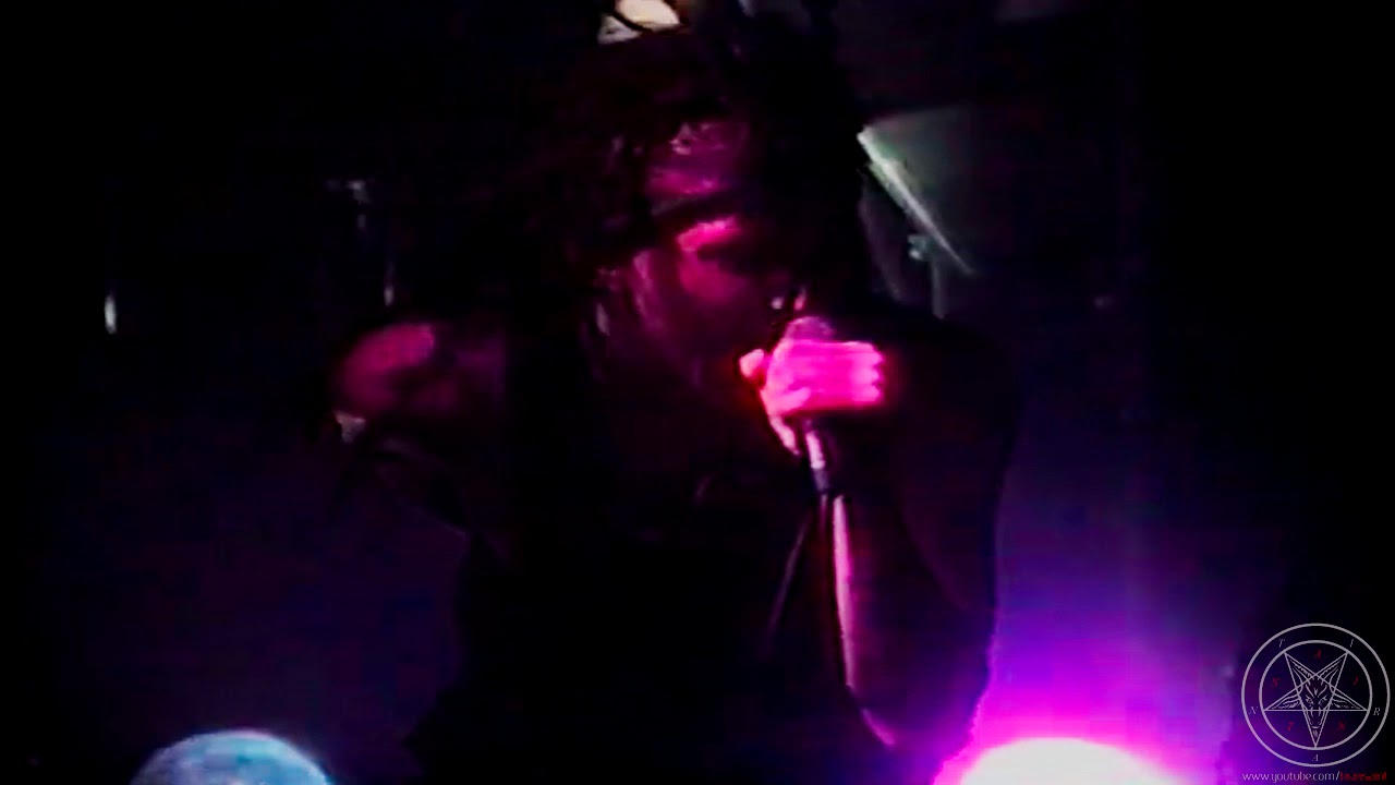 Nine Inch Nails- 03 - Sin (Live At Washington, DC 1990) HD - YouTube
