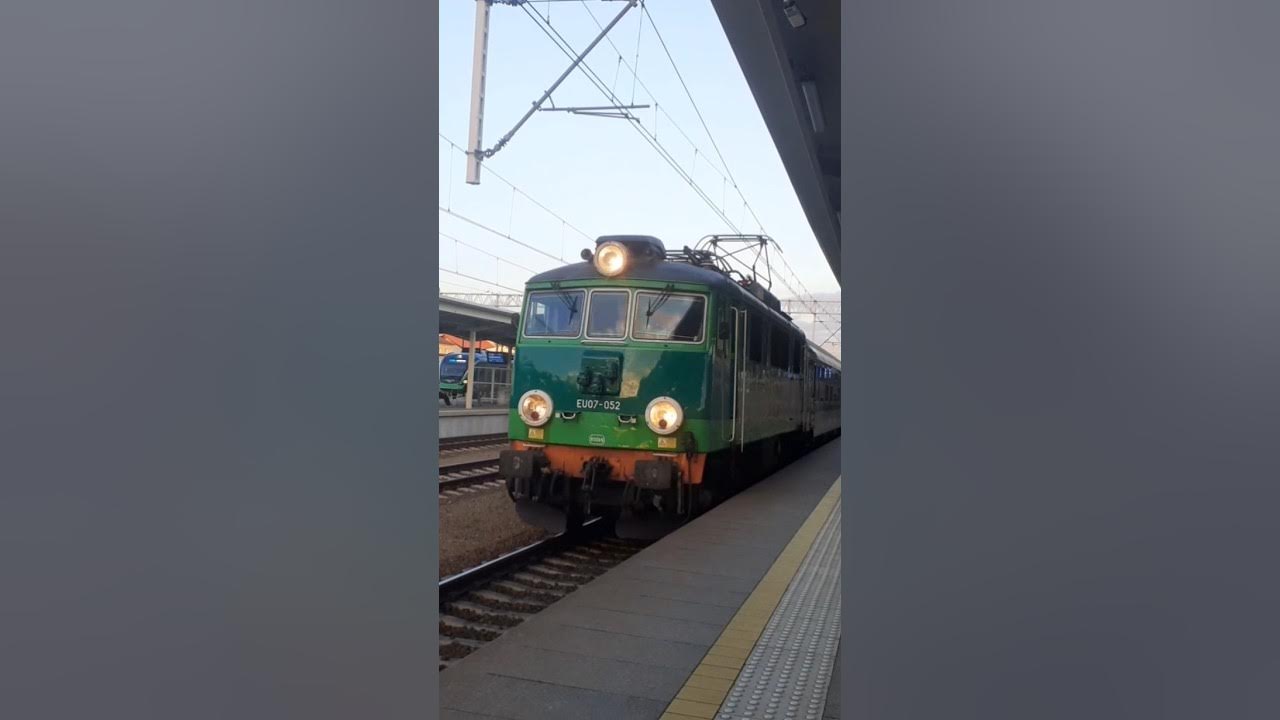 EU07-052 "Koniczynka" z TLK ROZTOCZE odjeżdża ze stacji Rzeszów Główny - YouTube
