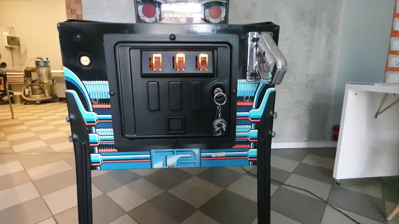Terminator 2 playfield i obudowa - YouTube