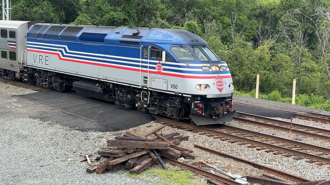 VRE V50 leads a southbound commuter train through Long Bridge Park on 07:14:25 - YouTube