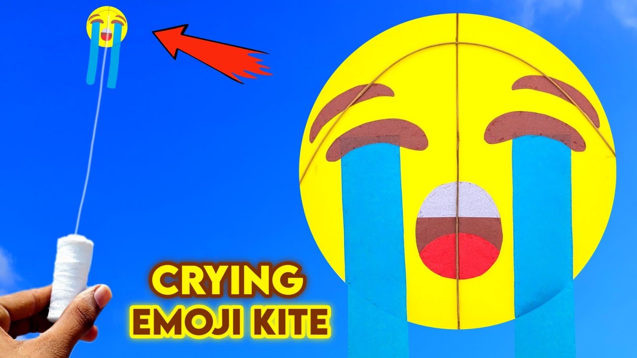 Crying emoji 😭 kite , how to make circle kite , New homemade kite ...