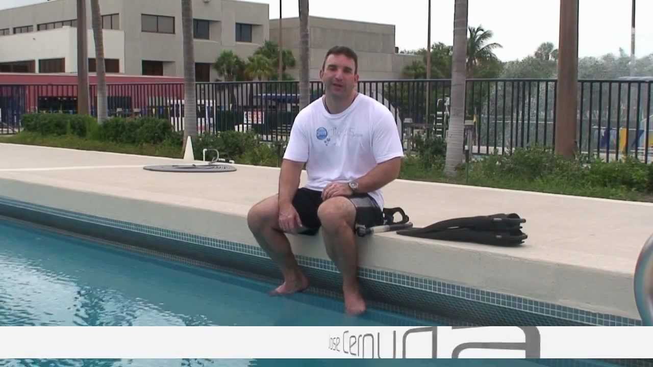 Diver Propulsion: When to use the Frog Kick and When to use The Flutter ...