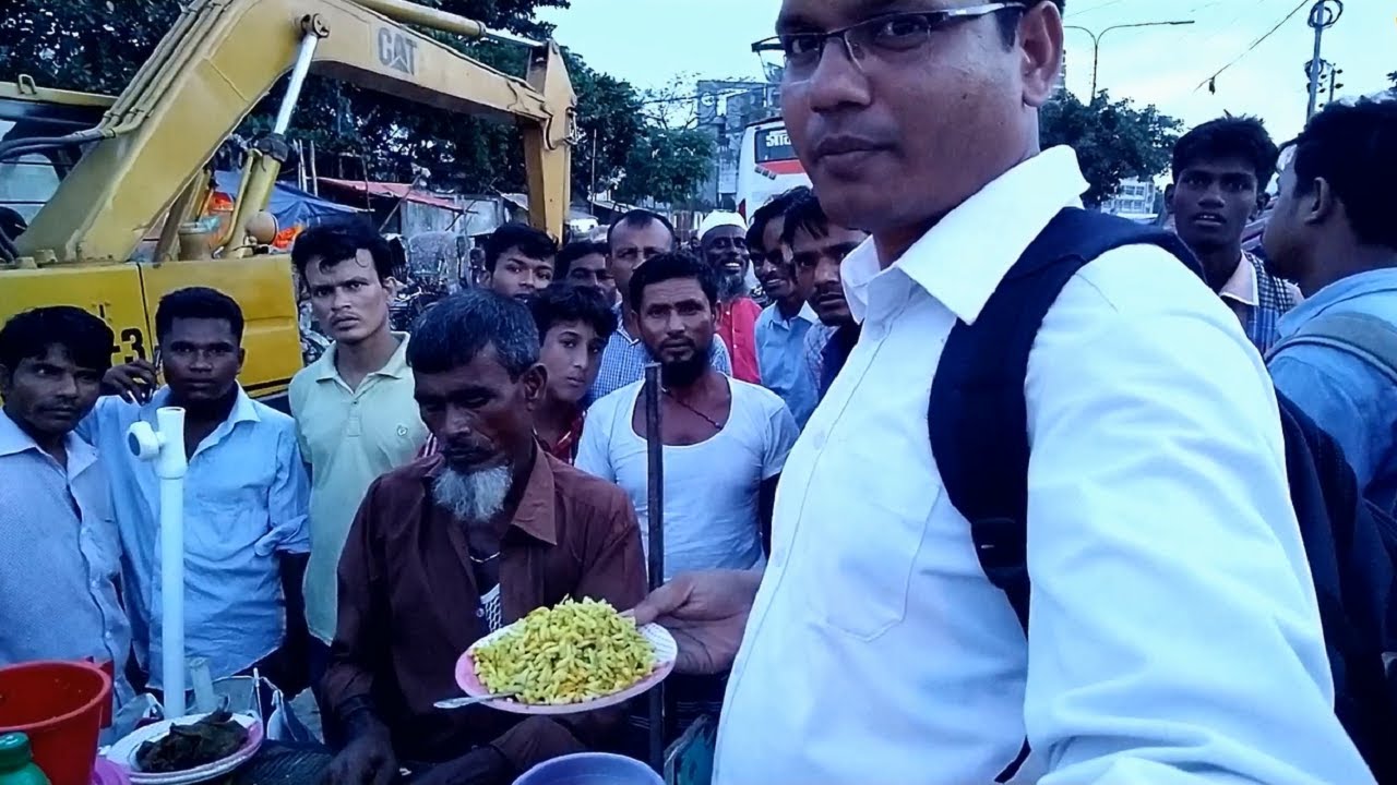 Amazing Hard Working Old Man Selling Tasty Masala Muri Recipe @ Tk 10 ...