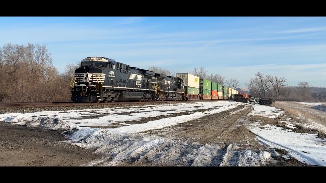 Another Awesome Day Trackside with 4 CSX and 3 NS Trains - YouTube