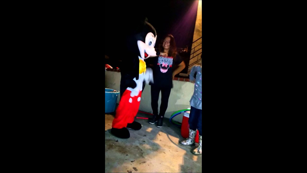 Mickey mouse whip nae nae - YouTube
