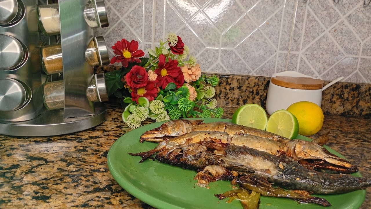 Peixe cavalinha no forno - YouTube