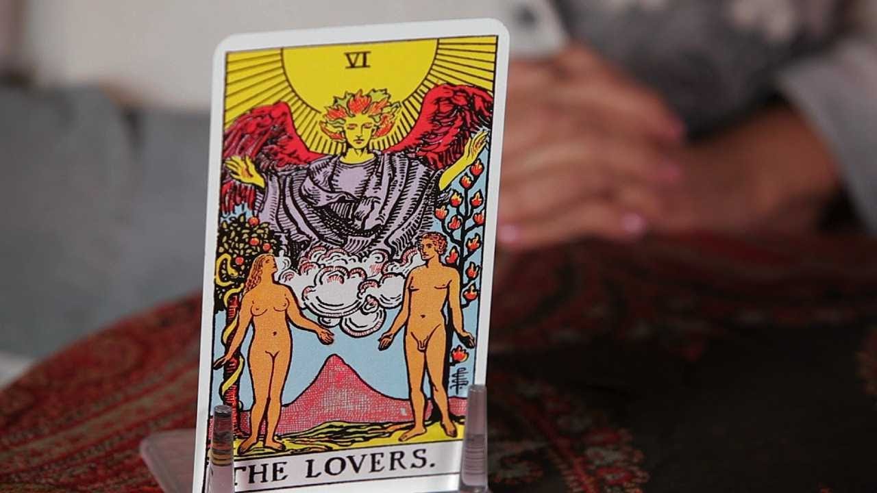 How To Read The Lovers Card Tarot Cards YouTube