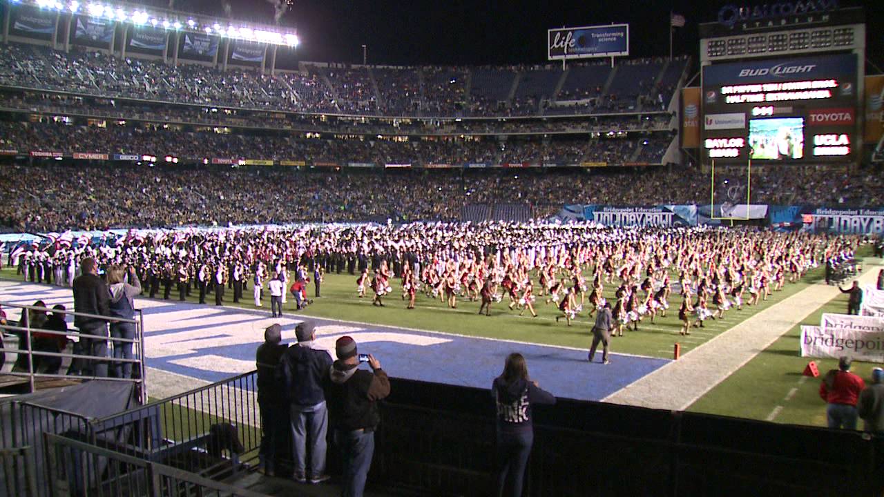 Tucson High School Band Marching 100 participate in the 2012 Holiday ...