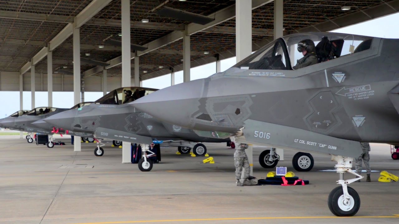 F-35 Taxi – Joint Base Langley-Eustis - YouTube