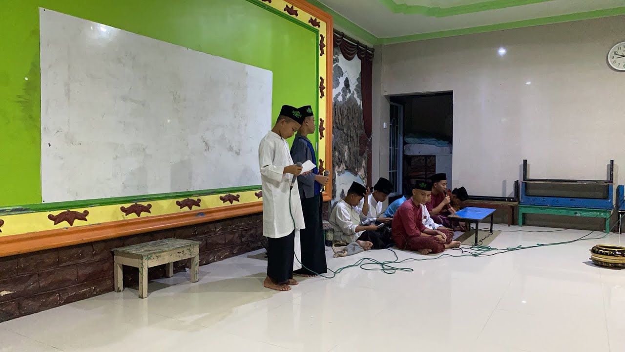 Santri UQ| Belajar Berpidato - YouTube