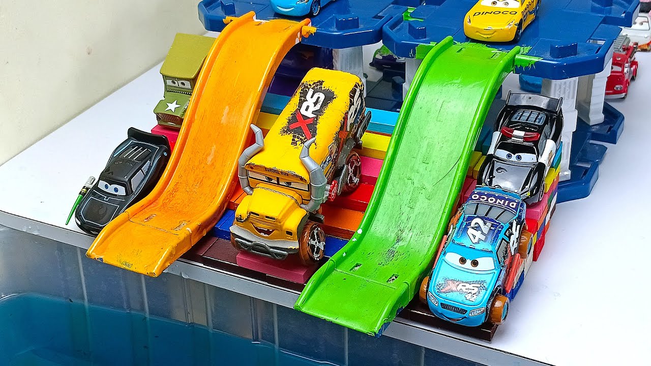 Looking For Disney Pixar Cars On The Rocky Road : Lightning McQueen ...