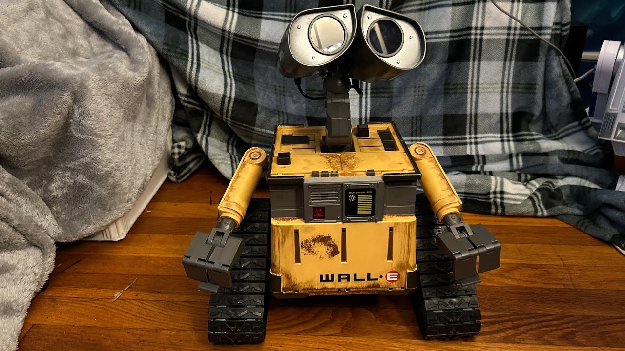 Ultimate wall-e robot teardown video - YouTube