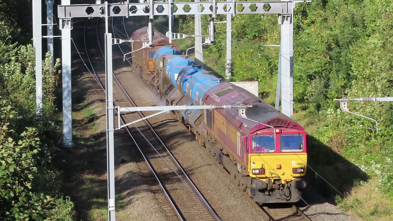 UK: Rail Head Treatment Train (RHTT) passes Reading West powered by DB ...