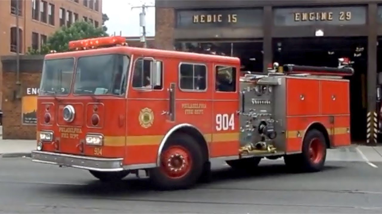 PFD Engine 904 Responding SCREAMING PA300 - YouTube