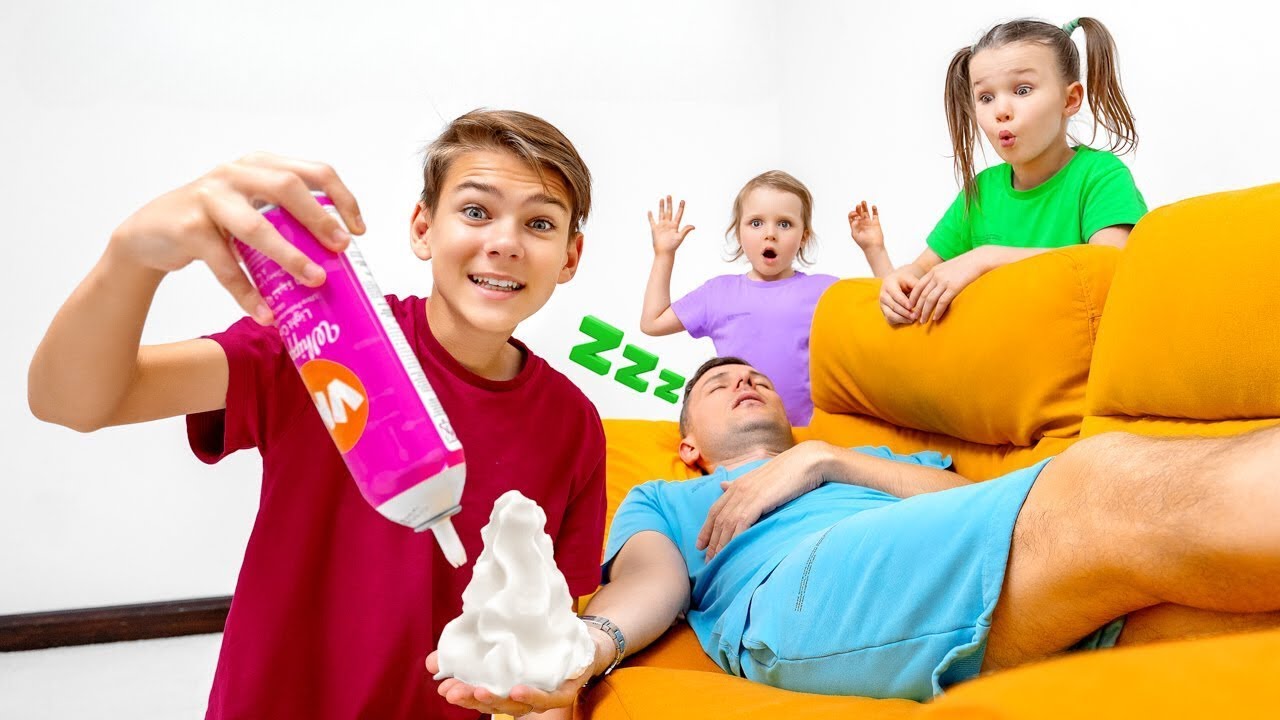 Bromas divertidas para niños pequeños 🍼👑 Vídeo para el desarrollo ...