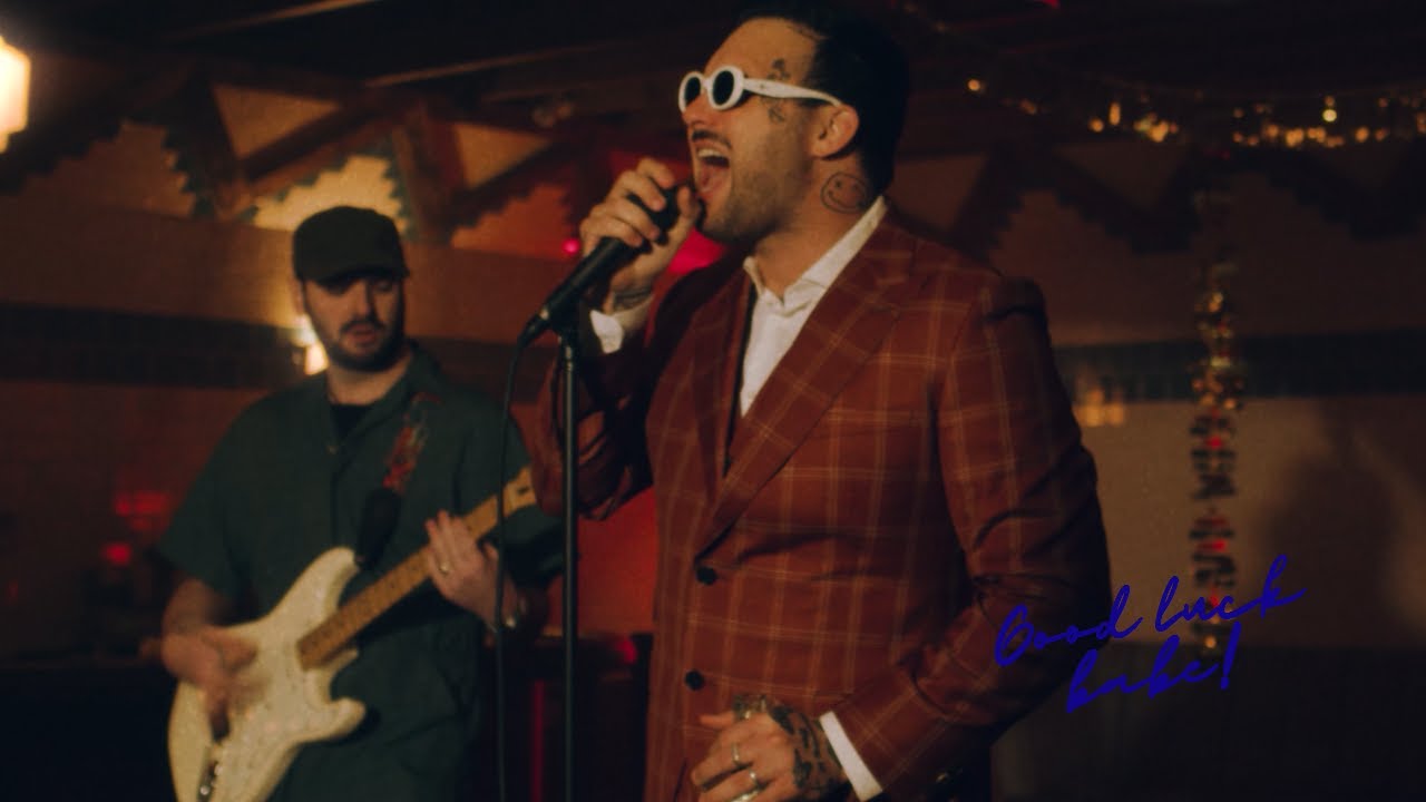 CHAD TEPPER -GOOD LUCK BABE COVER (MUSIC VIDEO) - YouTube