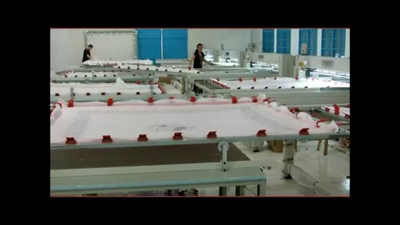 Five Quilting Masters in Action in a Quilting Factory - YouTube