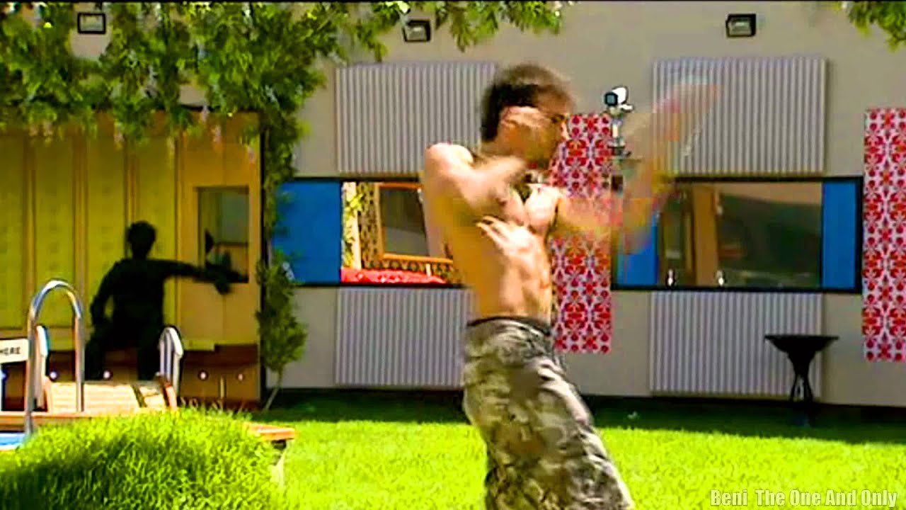 5 STRIKES IN A SECOND - YouTube