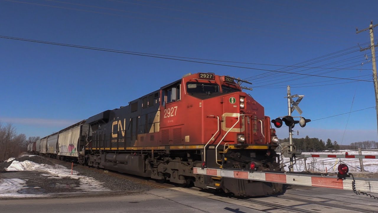 CN 2927 at Rathburn (12FEB2023) - YouTube
