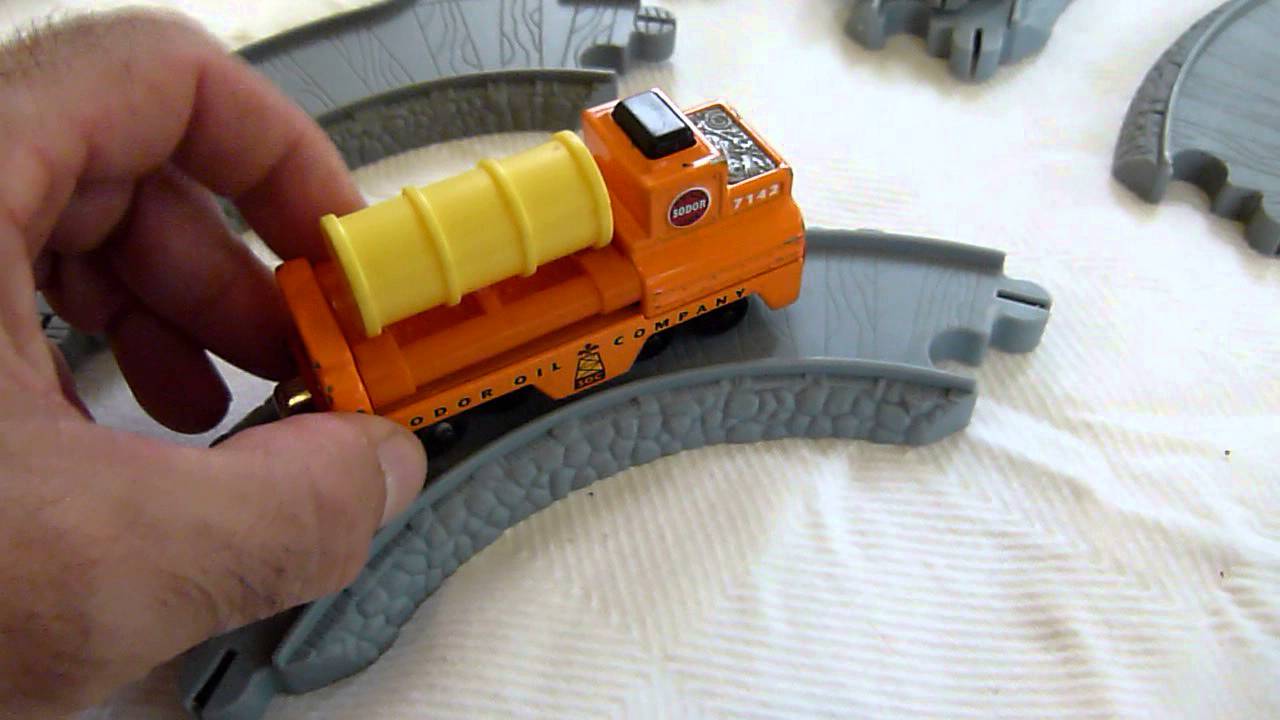 Thomas the Tank Engine Take Along Track Set - YouTube