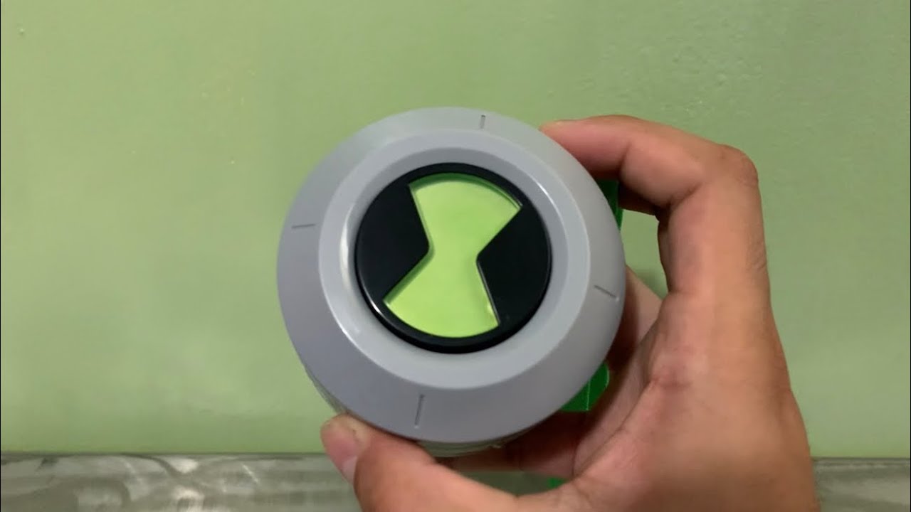 Ben 10 Ultimate Chest Badge (Ultimatrix de pecho) Review | Figuras de ...
