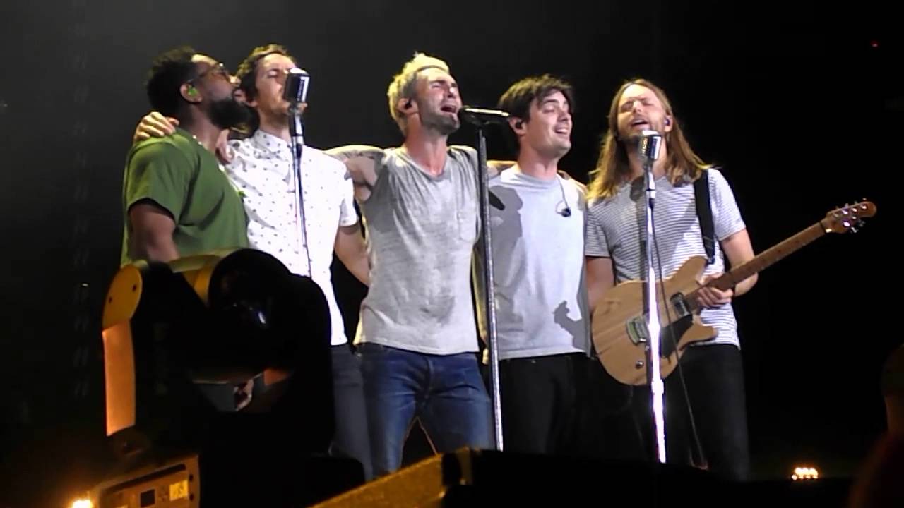 Happy Birthday Adam Levine + Payphone - Maroon 5 em São Paulo - YouTube