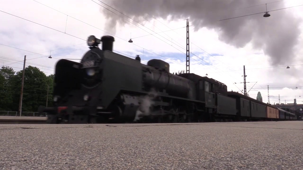 Finnish steam locomotive Hr 1 departing from Helsinki - YouTube