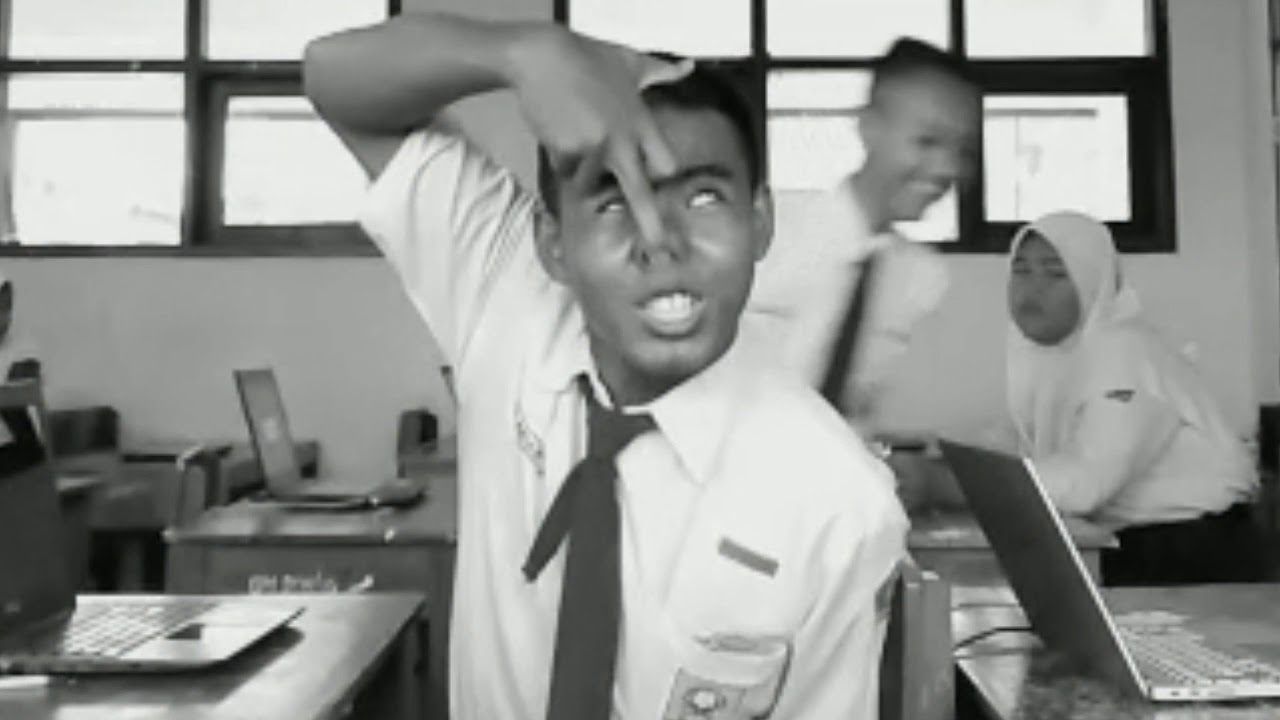 Salah satu keanehan anak yang stress mikirin ujian - YouTube