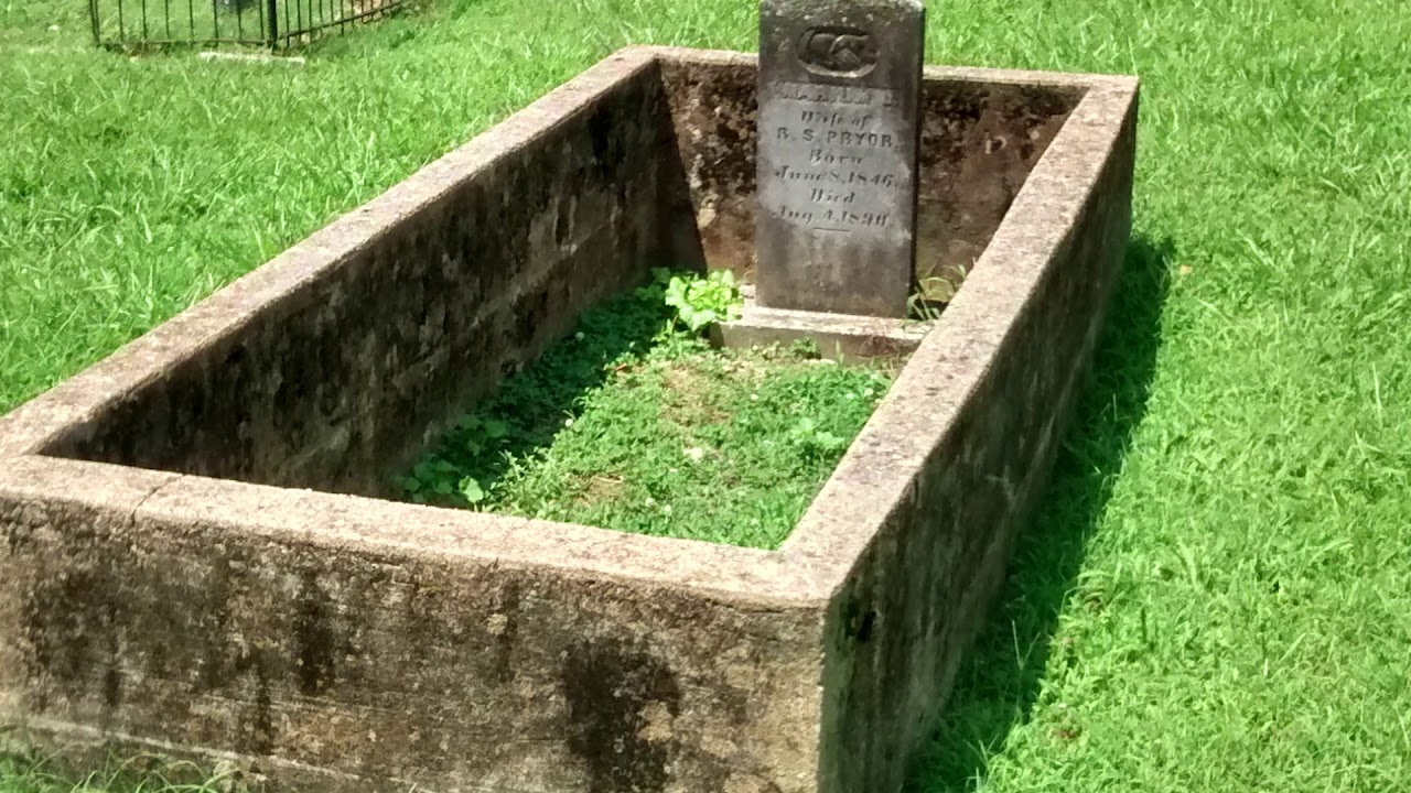 Burial Plot Fences - The Chain Link Fences of Rotten Bayou Cemetery ...