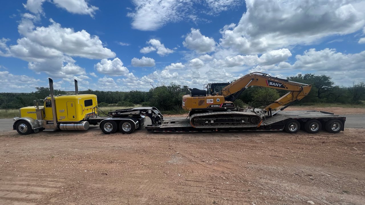 Detroit 60 Series Singing while pulling a Sany 225 Trackhoe!!! - YouTube