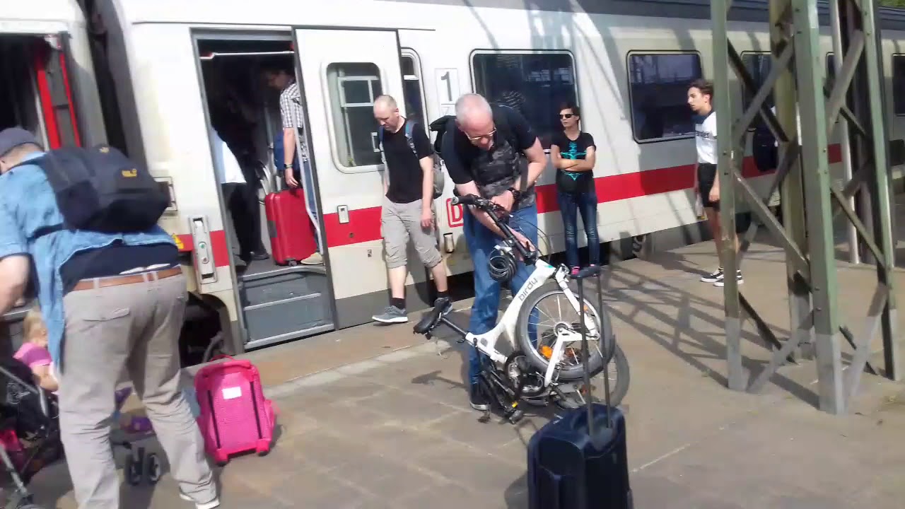 DB Fahrer verschläft Haltestelle Hamburg Dammtor - YouTube