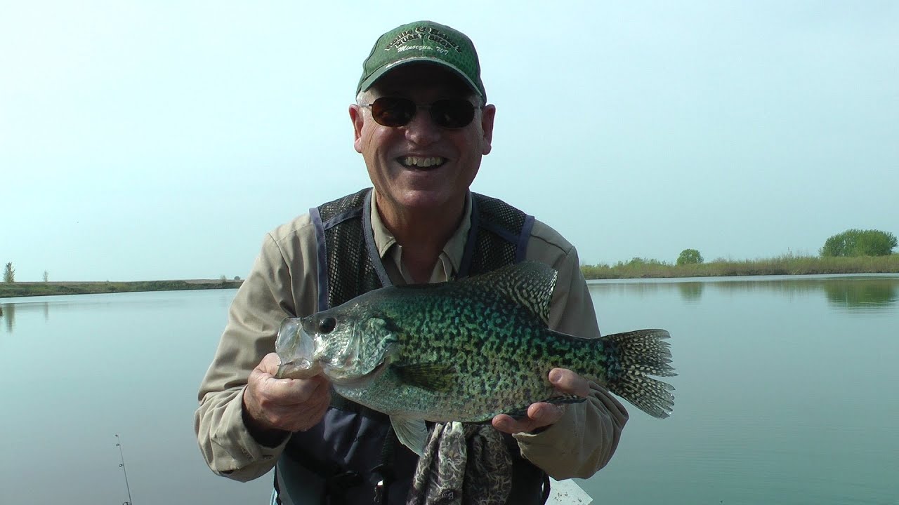 Best Ever Giant 18 inch Crappie catch and release by Clayton Will - YouTube