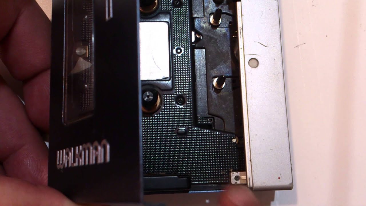 Repairing a Sony TPS-L2, tear down preview of Star-Lords Walkman! - YouTube