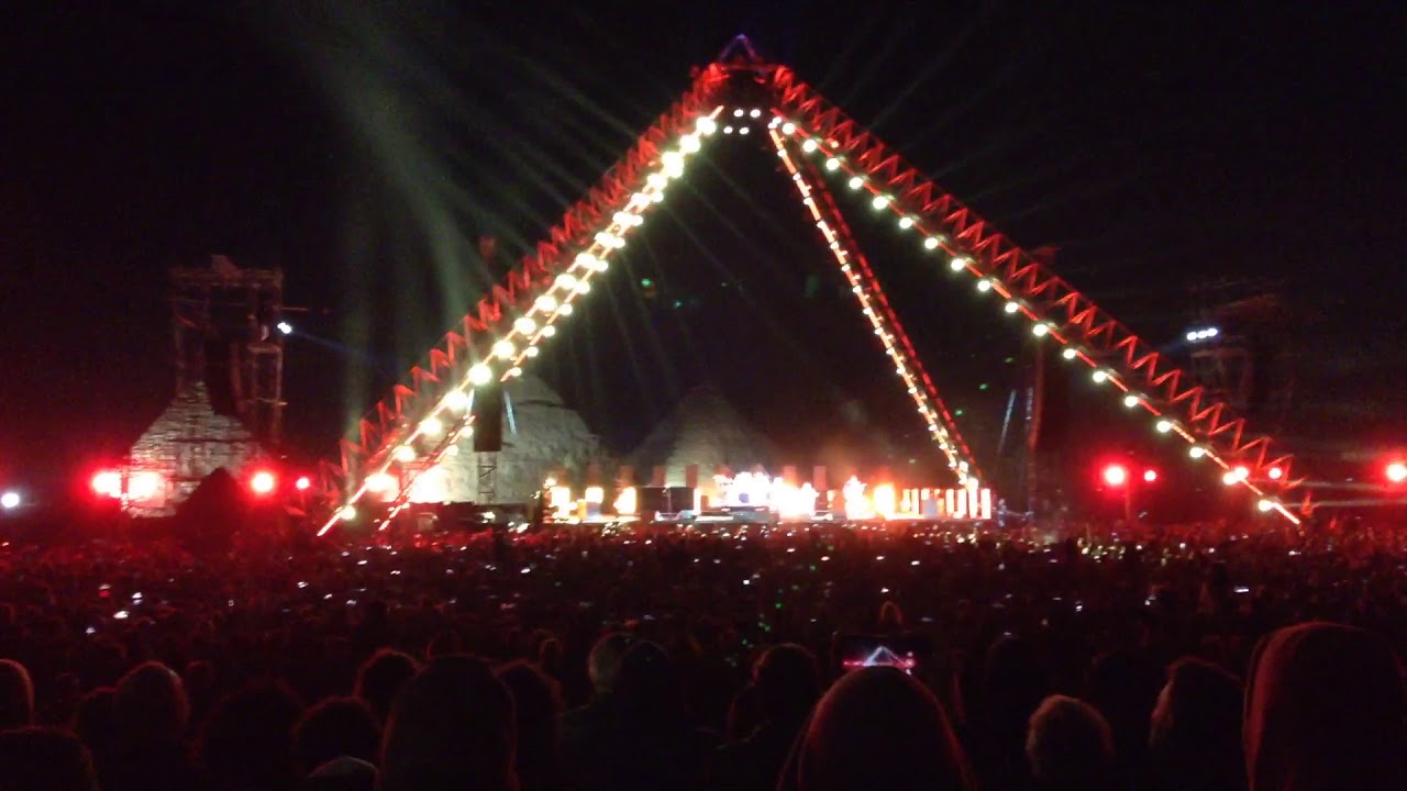 Dani California ~ Red Hot Chili Peppers ~ Pyramids of Giza 15th March ...