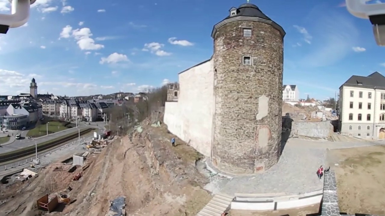 360 Grad Drohnen Video altes Schloss Plauen ( ex JVA/Gefängnis ) - YouTube
