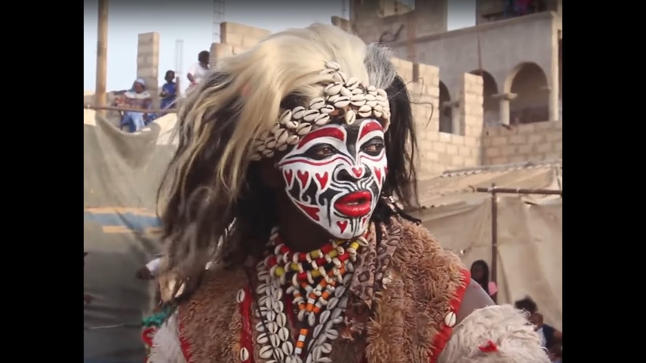 Level B2 - Simb, la danse du faux lion (Sénégal) - YouTube