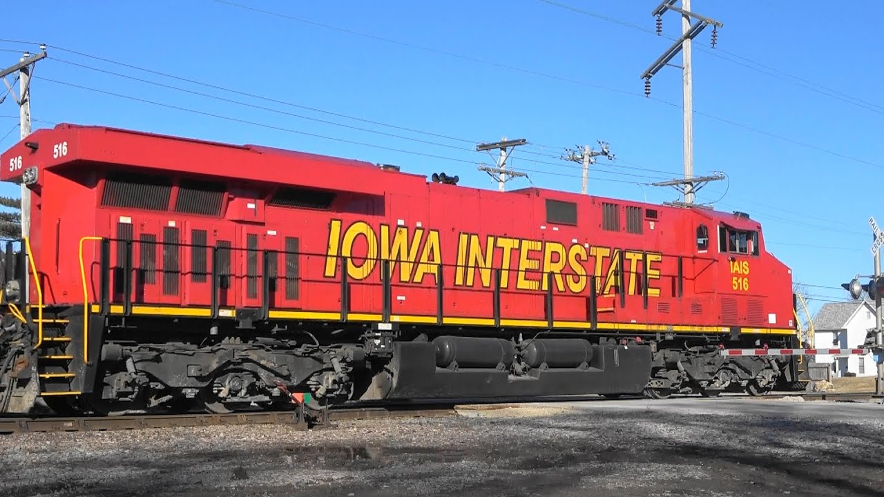 IAIS 516 Leads Tanker Train, Moline, IL, 2/10/23 - YouTube